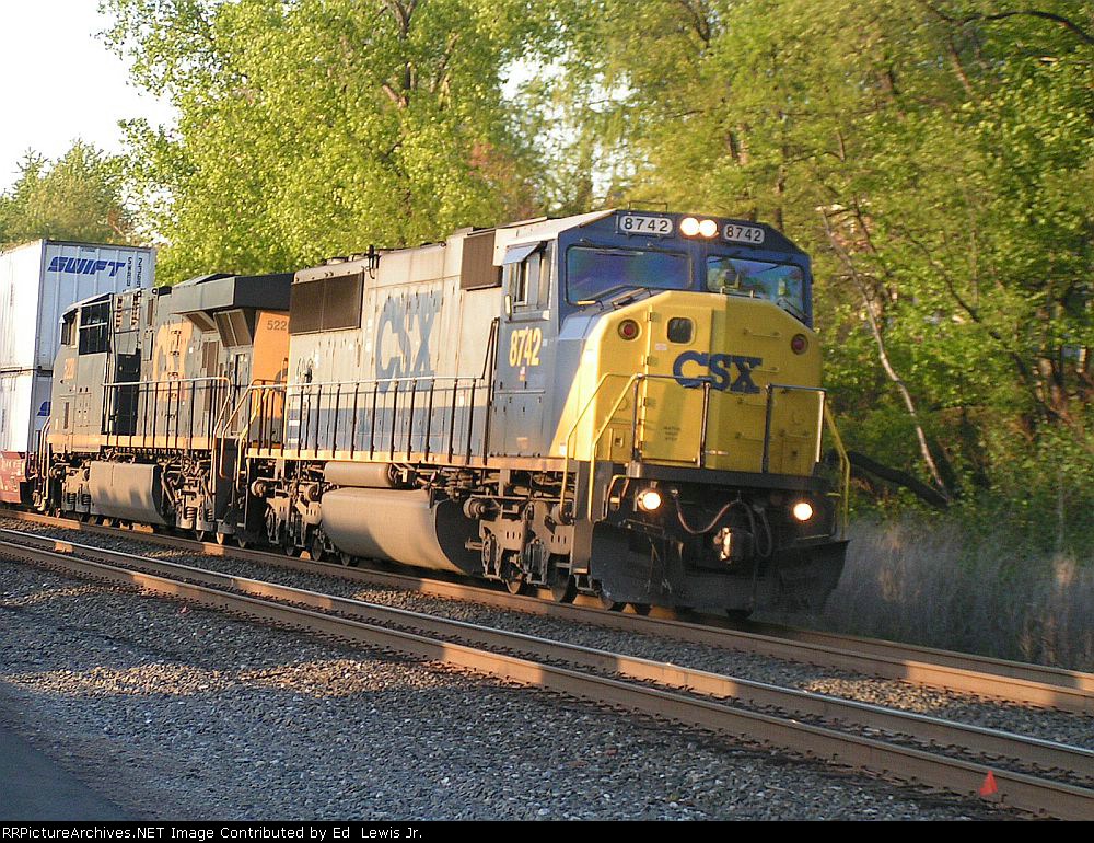 CSX 8742